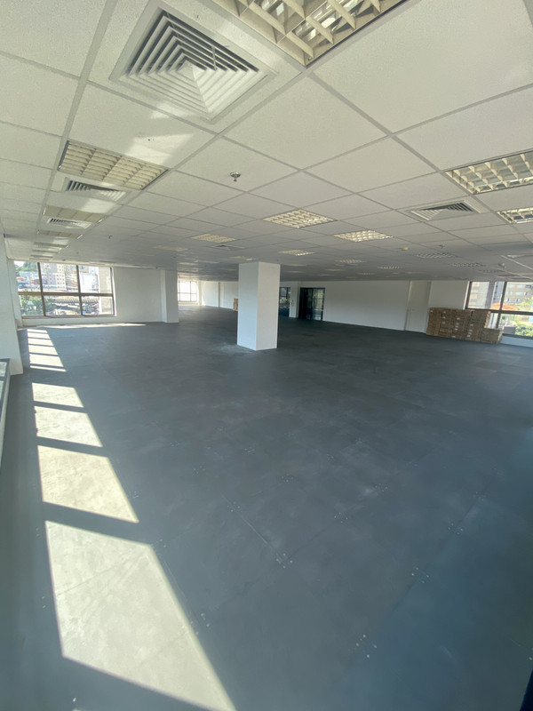 Piazza Affari Vista sala 42 003 — Postimages