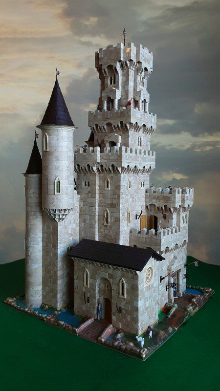 Red and White Castle 12 — Postimages