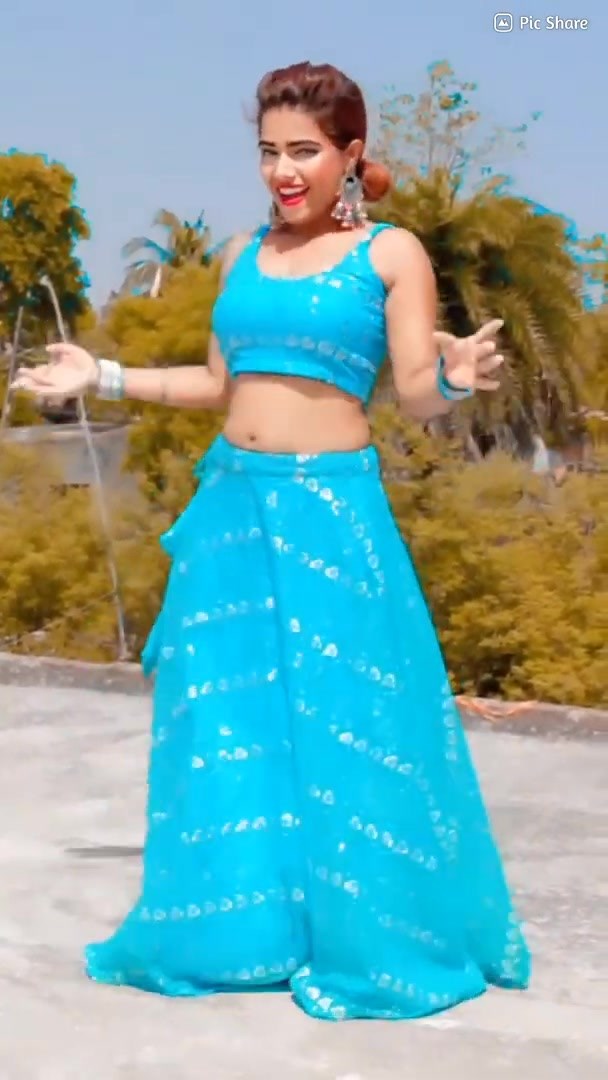 Le Le Aiha Coca Cola Puja Yadav Hot Dance mp4 0001 — Postimages