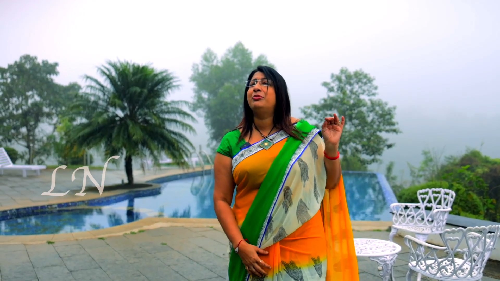 Lekshmi nair Big ass slight navel and tummy in saree mp4 snapshot 00 34 ...