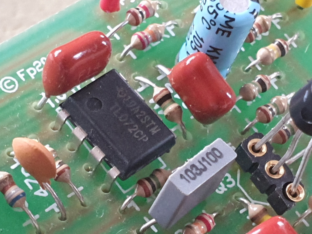 Callate 2 (MXR Gate)