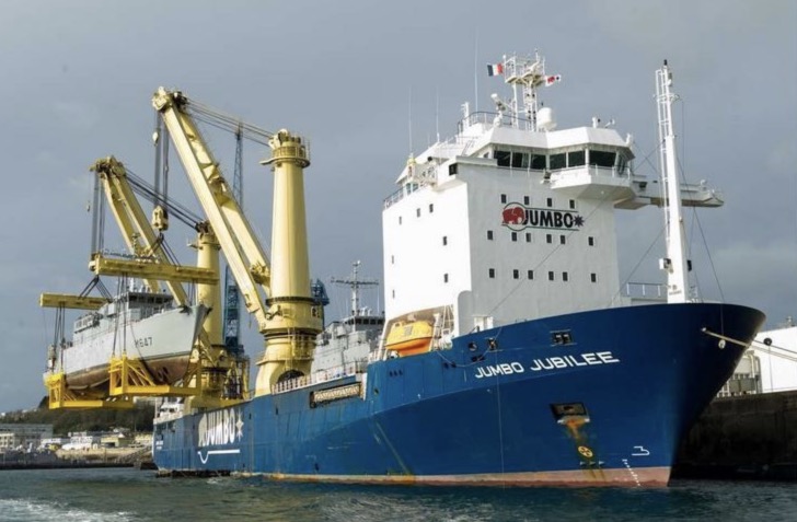 Le transport maritime de colis lourds