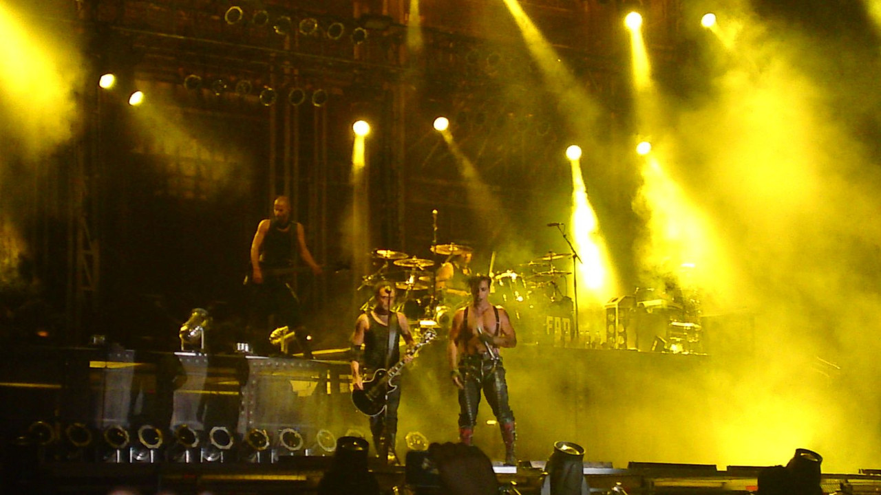 1 (49) — Postimages