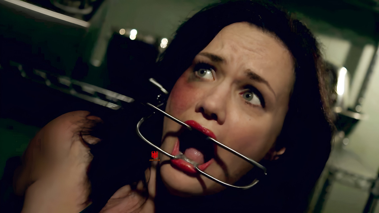 Amanda Deibert 10 Hell Town 2015 — Postimages