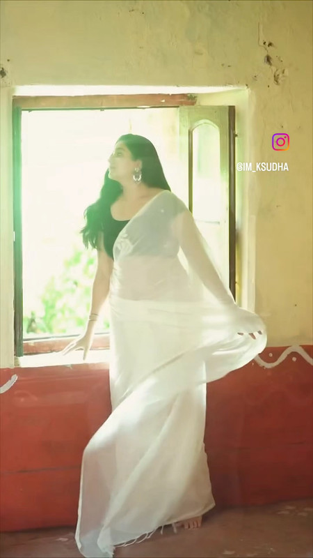 ksudha hot in white saree mp4 snapshot 00 03 999 — Postimages