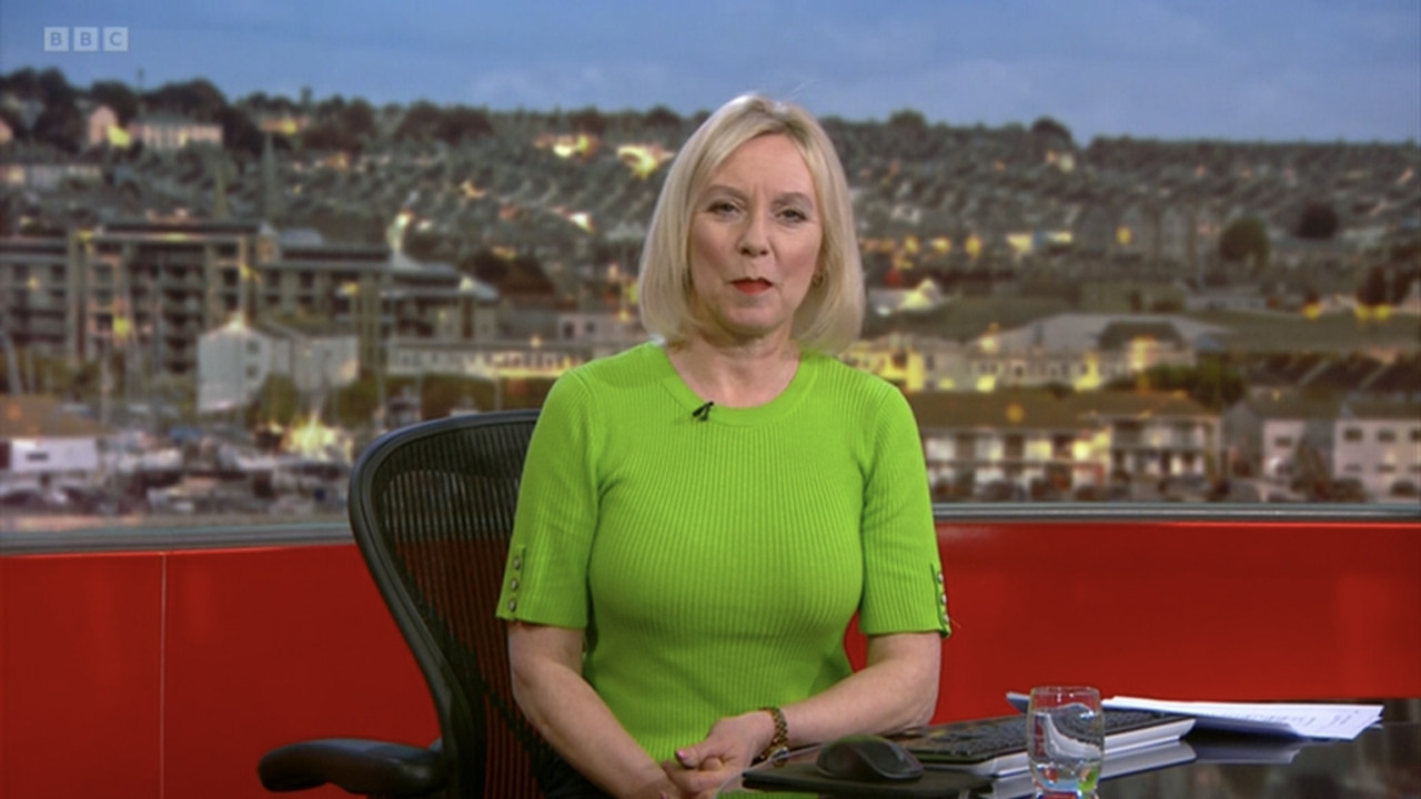 FF4 A41 A9 13 C4 49 CB A520 E1 F99 F07 D855 — Postimages