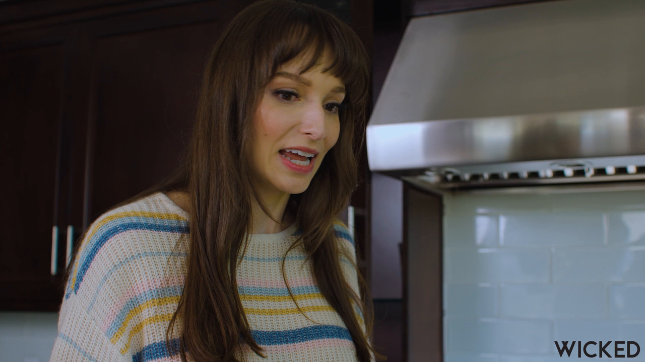 Emma Hix Lexi Luna Breadcrumbs Episode 4 WICKED 4 K mp4 0002 — Postimages