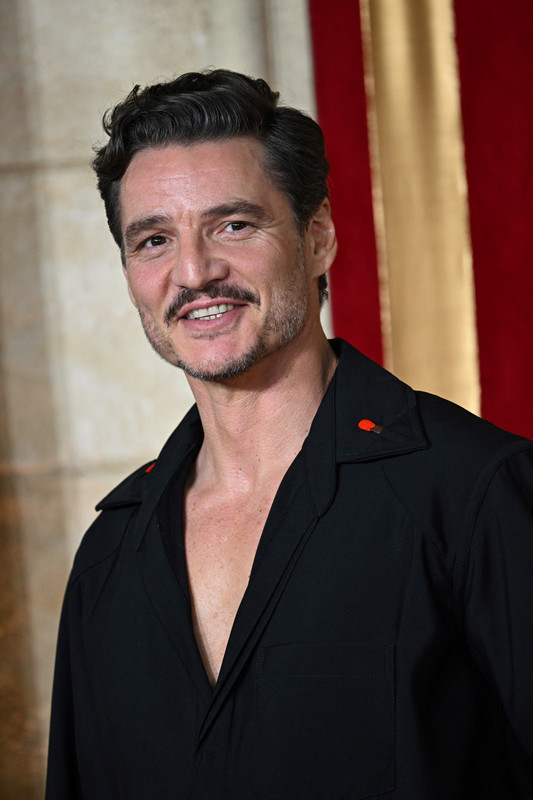 Pedro Pascal 095 — Postimages
