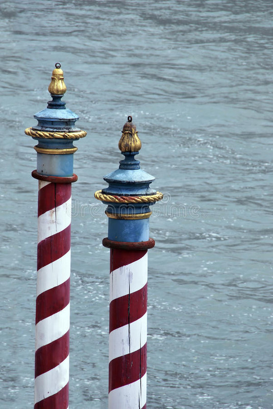 striped posts 26507019 — Postimages