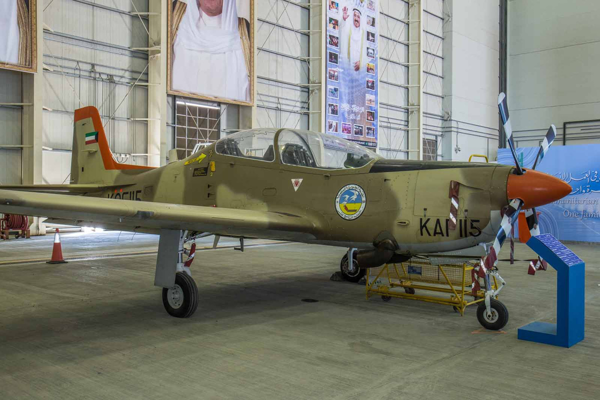 Kuwait Air Show photos - Lightning and JP preserved aircraft added ...