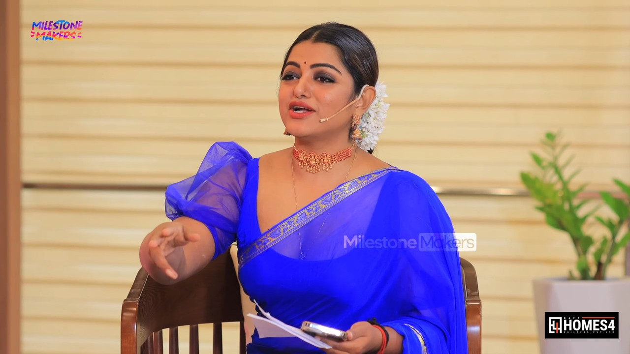Meera Anil Hot cleavage in violet saree mp4 snapshot 00 00 488 — Postimages