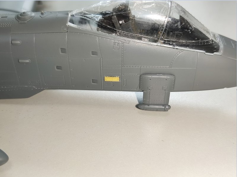 1/72 - Republic A-10 Thunderbolt by Great Wall Hobby (GWH) - A-10A & C ...