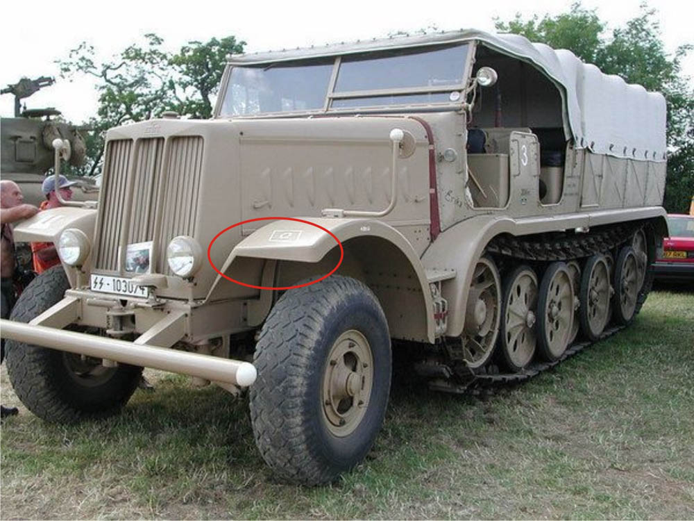 Trumpeter FAMO SdKfz 9/1 late with crane - Missing-Lynx