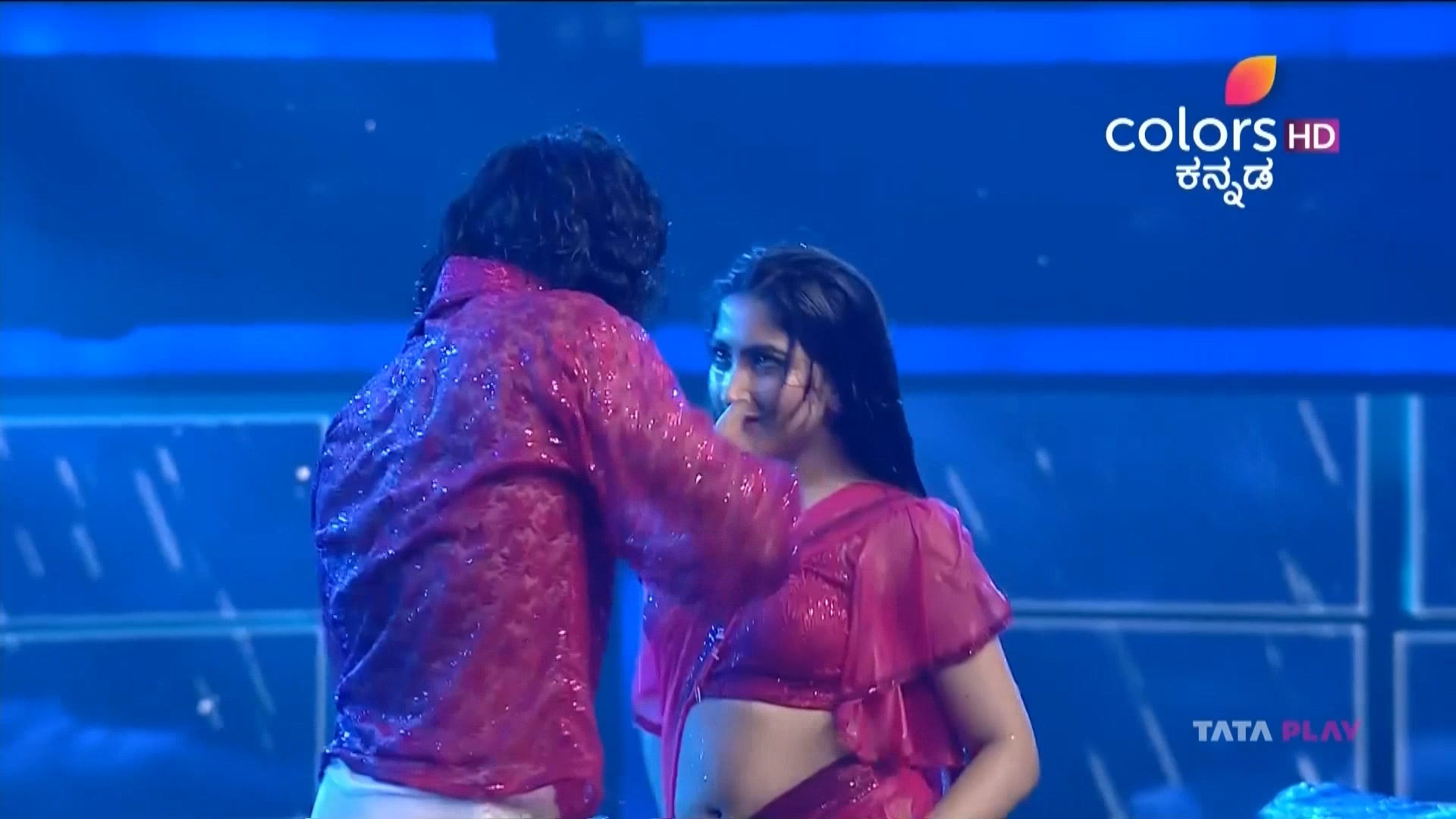 Saniya Hot Rain Dance Performance mp4 20220313 172519 526 — Postimages