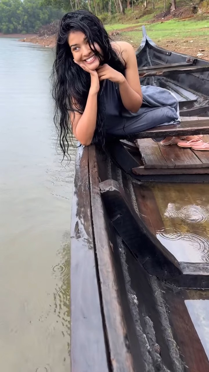 monisha hot bathing in river mp4 snapshot 00 38 257 — Postimages