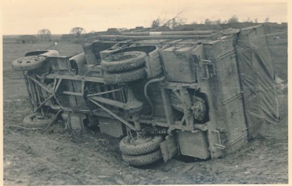 FORDSON ARMOURED CAR - Missing-Lynx