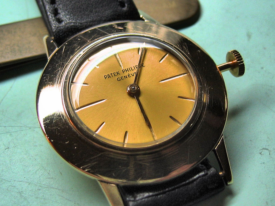 TimeZone : Patek Philippe » Correct crown (size) for a Disco Volante?