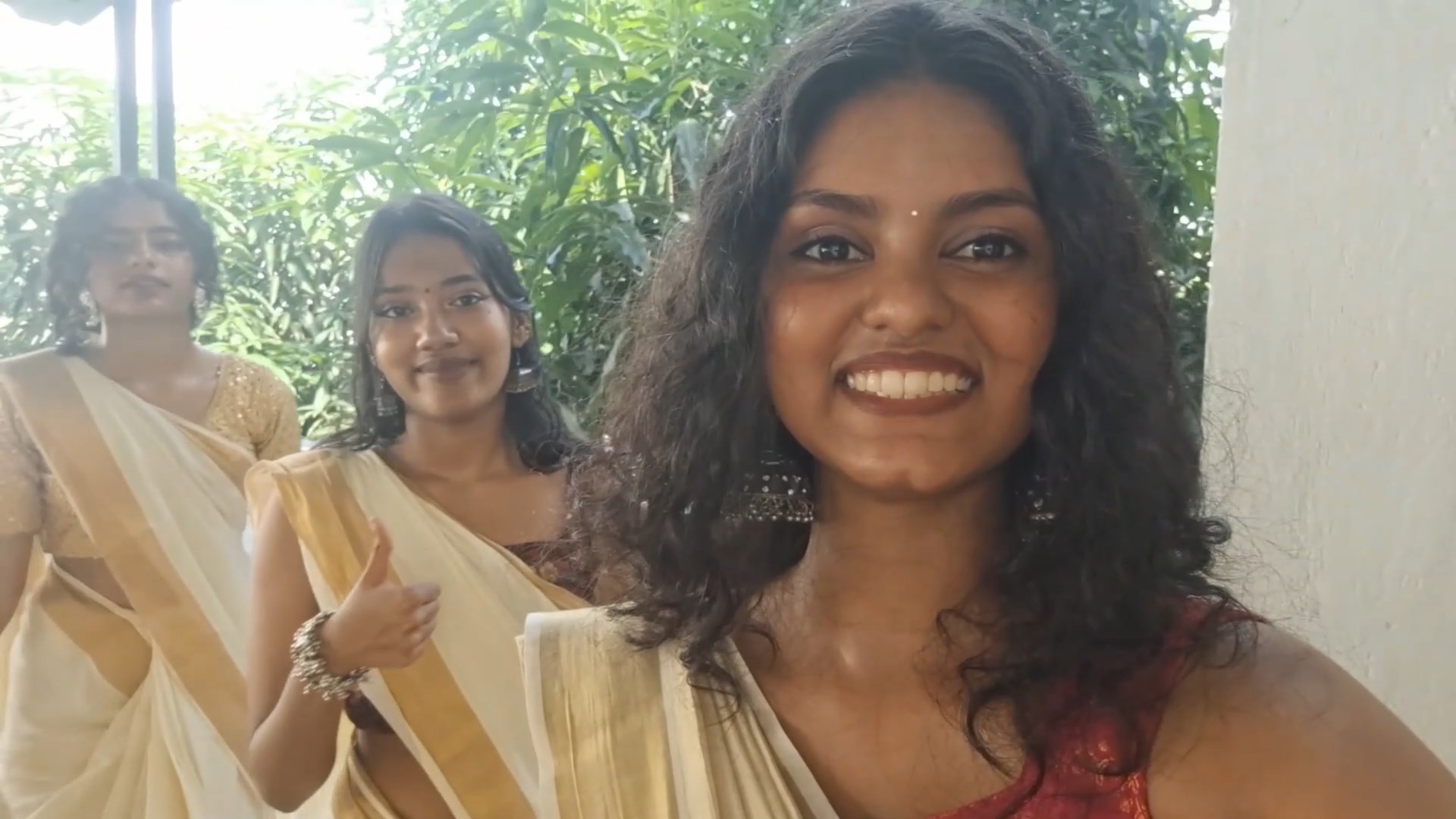 Malayali dusky girl cute navel in kerala saree mp4 snapshot 00 01 111 ...