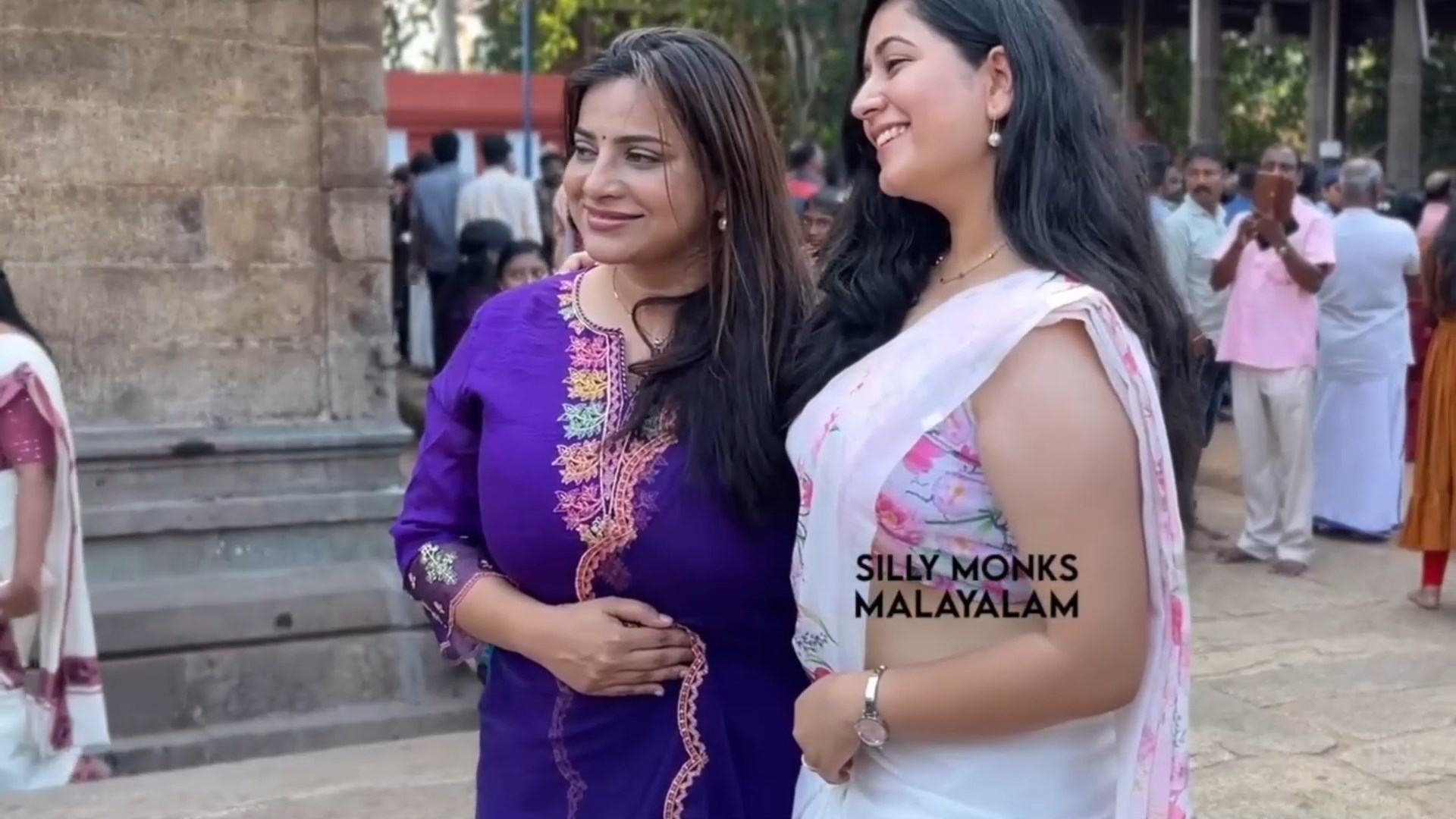Ksudha Wide Tummy and Big Deep Open Navel Hole , Anna Rajan Huge Tight ...