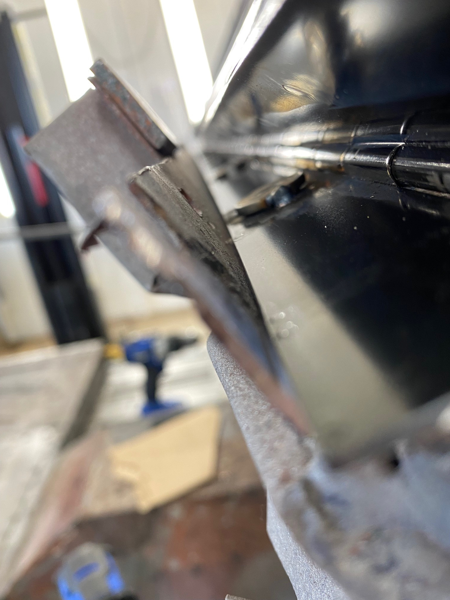 Bronco windshield frame9a — Postimages