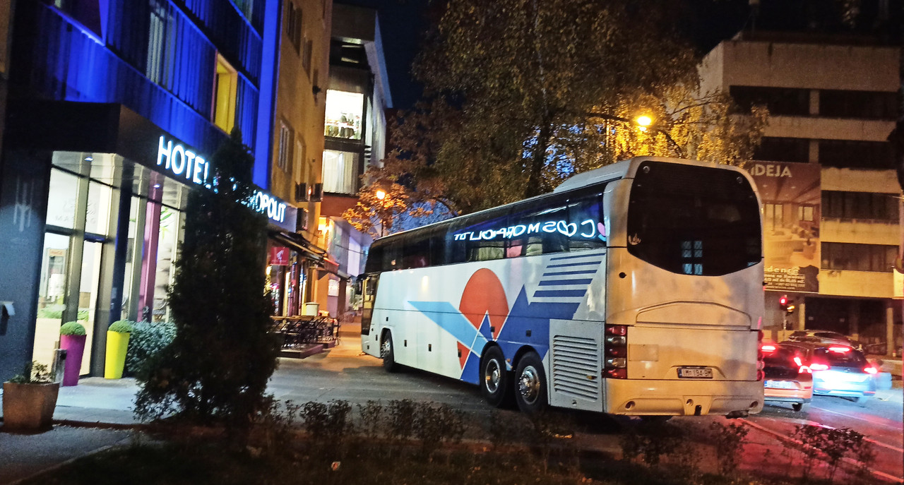 Bus Cosmopolit Centar — Postimages