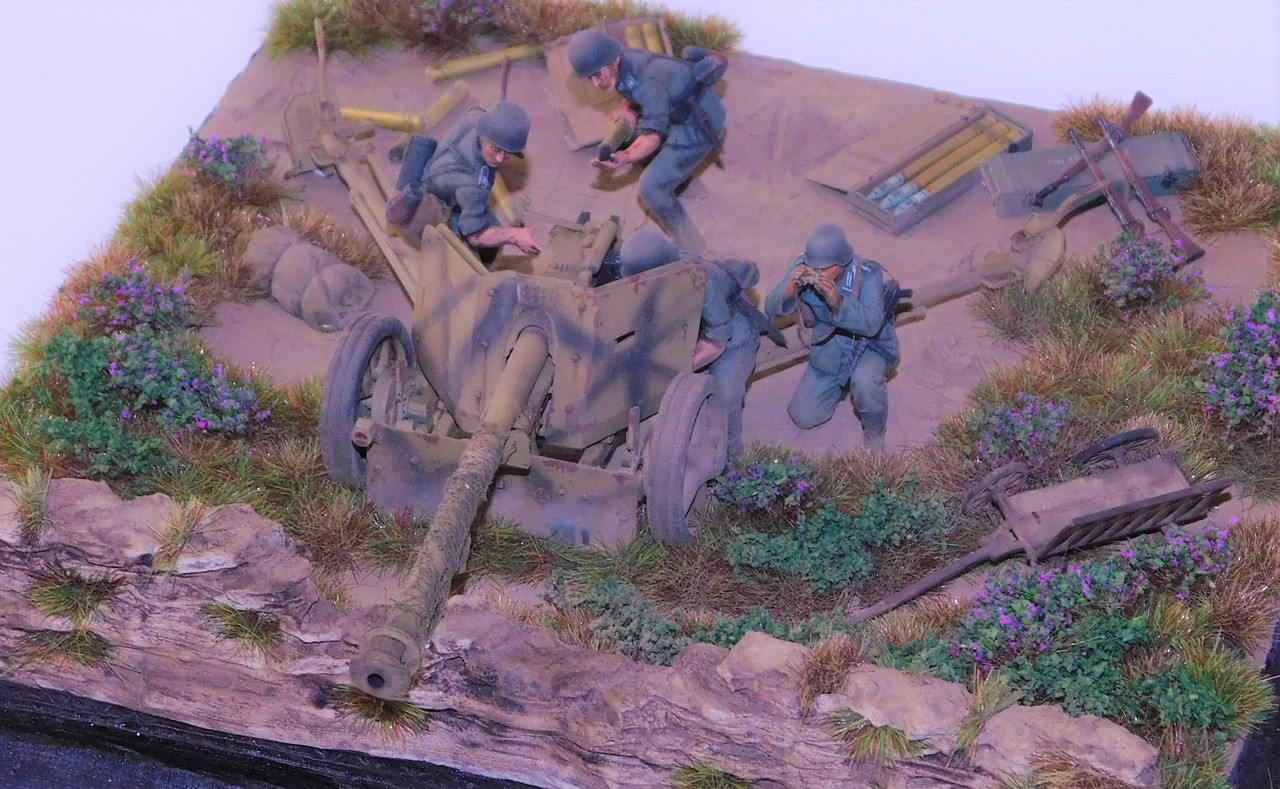 PAK 40 and crew - Ready For Inspection - Dioramas - Britmodeller.com