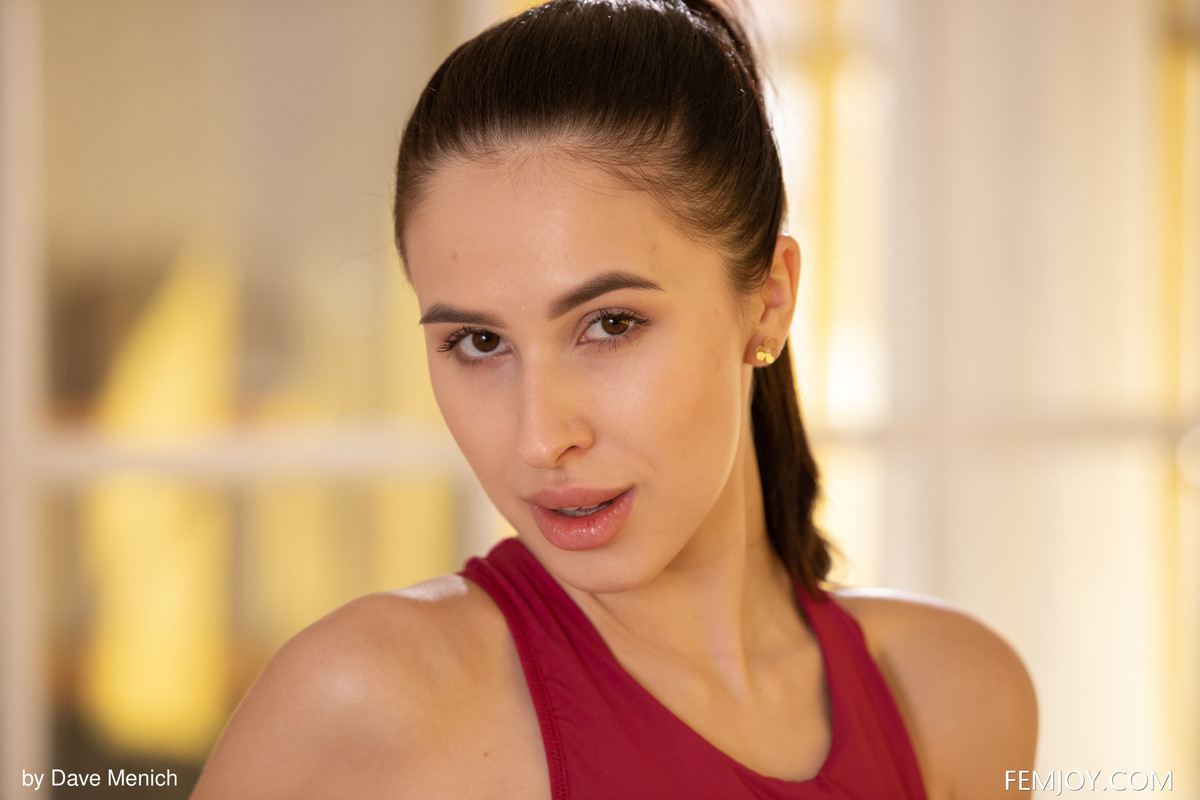 21828381 mhw606 002 — Postimages