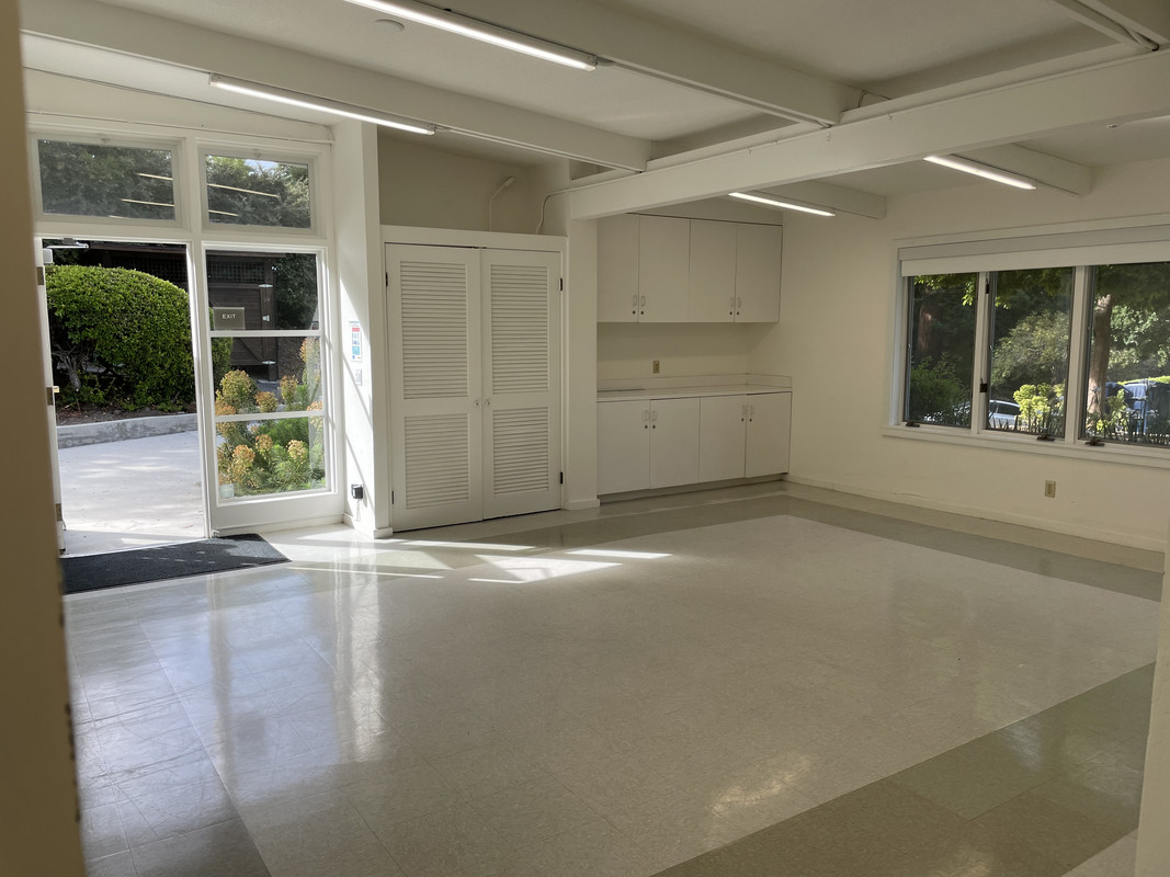 Room 3, pic 1 — Postimages