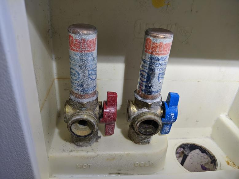 washing machine valves with hammer arrestors