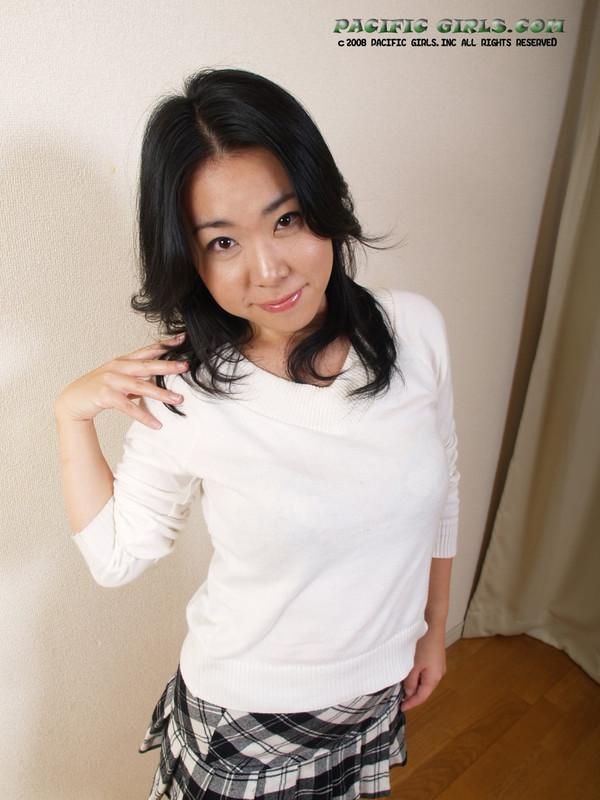 akemi 005 — Postimages