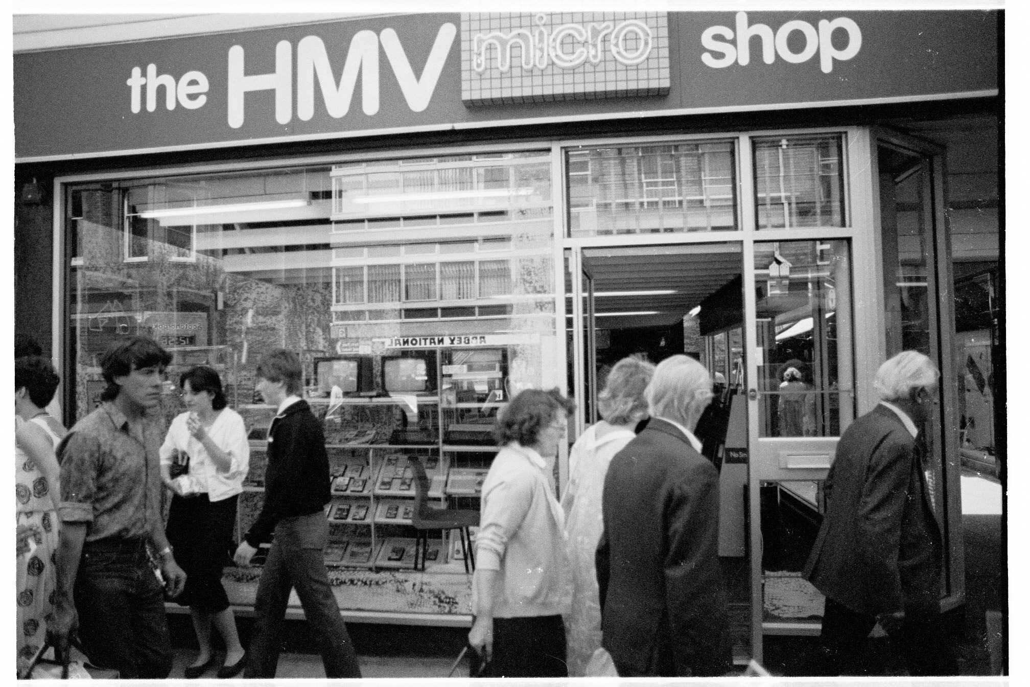 5118080180 98424577ee k[1] — Postimages