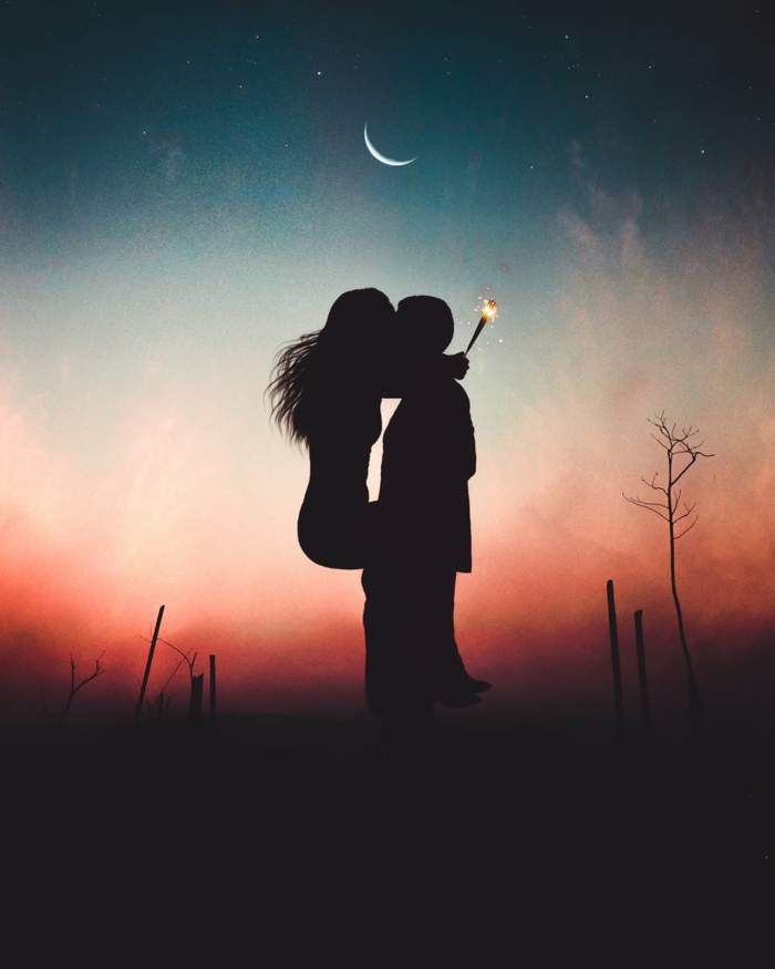2 fotos magicas imagenes tiernas ed amor pareja enamorada besandose luna cielo nubes colores las ...
