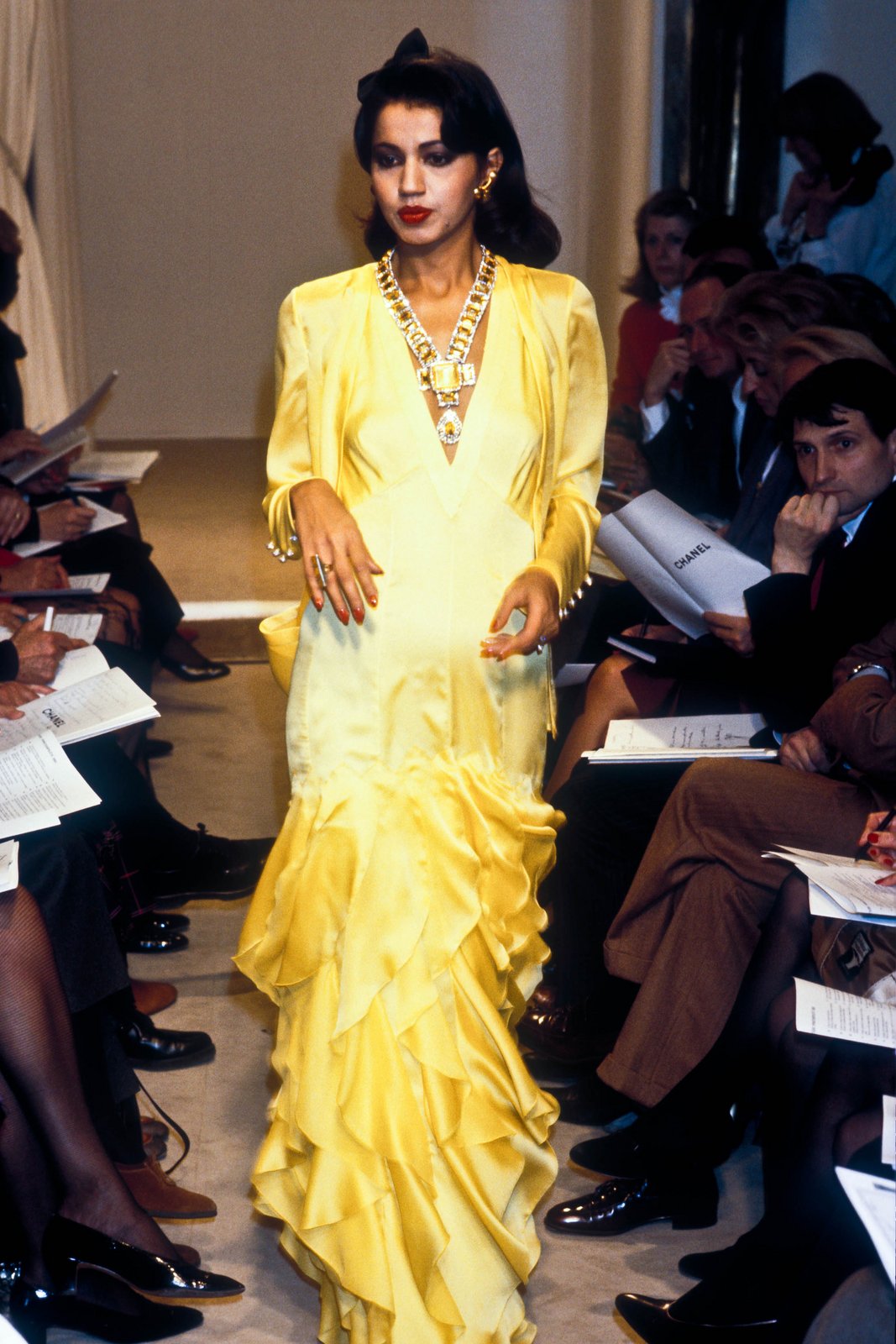 Fashion Classic: CHANEL Haute Couture Fall/Winter 1982 | Lipstick Alley