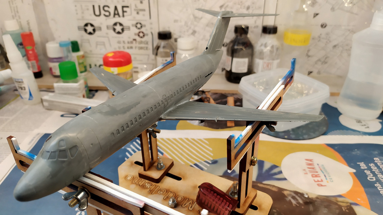 05 DC 9 03 fuselagem montada — Postimages