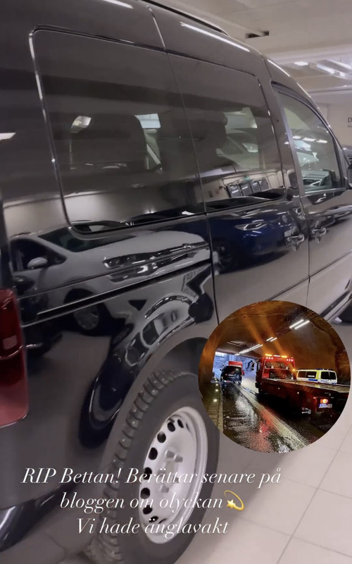 AF94 F352 1981 464 D AC51 E6151 FDF7 F2 B — Postimages