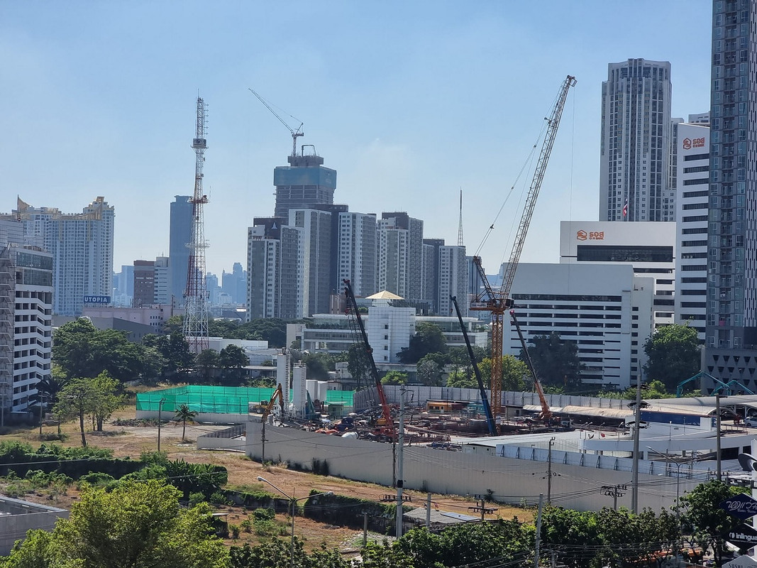 AIA Connect Ratchada | 32 Storey | Ratchadaphisek | SkyscraperCity Forum