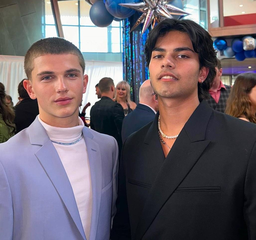 6046392175933112150 121 — Postimages