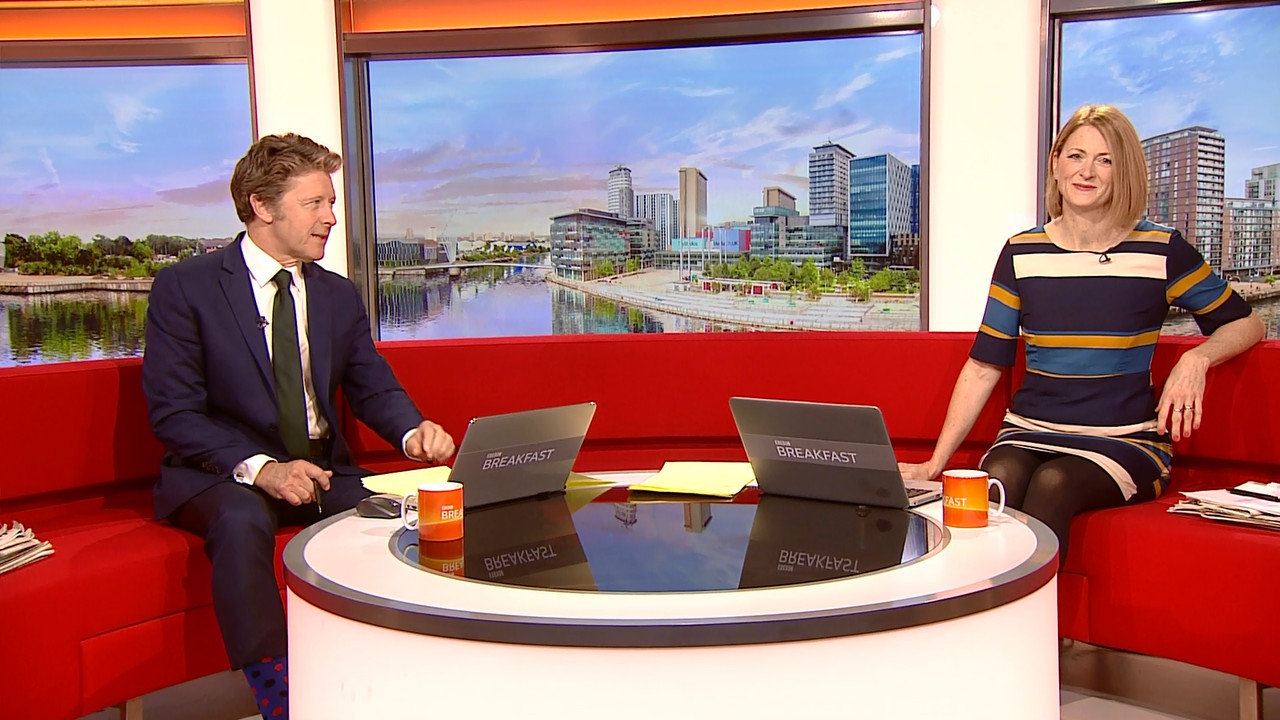 Breakfast BBC ONE HD 2020 11 28 ts snapshot 00 05 18 [2020 11 28 09 40 ...