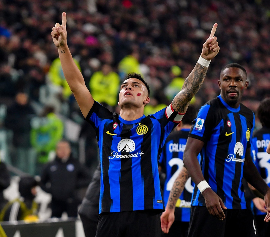 F 4z WHt WMAAzg FT — Postimages