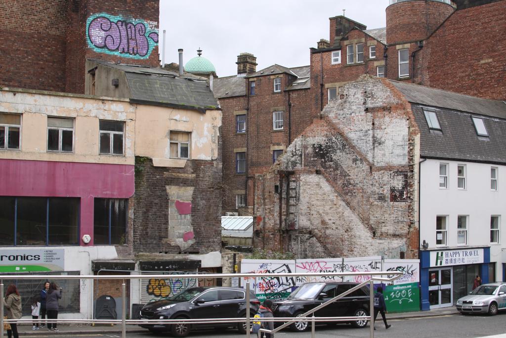 Cross Street, Kard Bar (Tragic fire cost Brian Sandells his life) Re ...