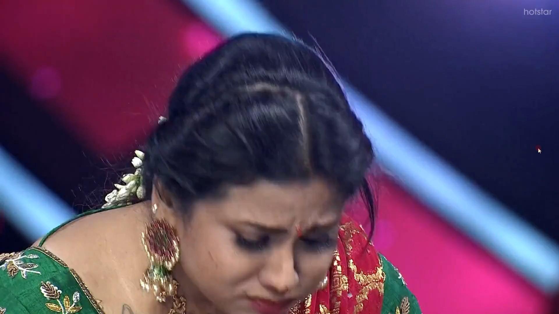 Hot Tamil Girl Sexy Downblouse and navel show in yellow dress mkv ...