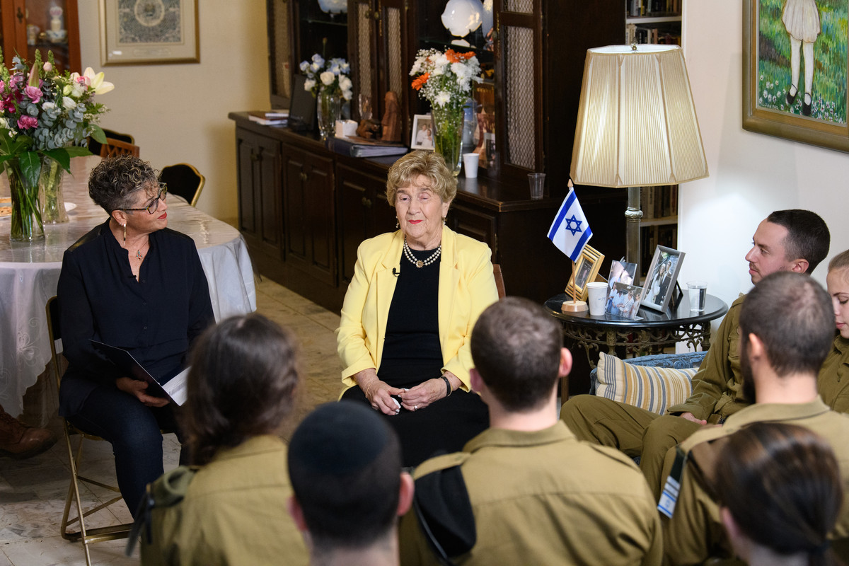 87-Year-Old Holocaust Survivor Shares Her Remarkable Story with 30 IDF ...
