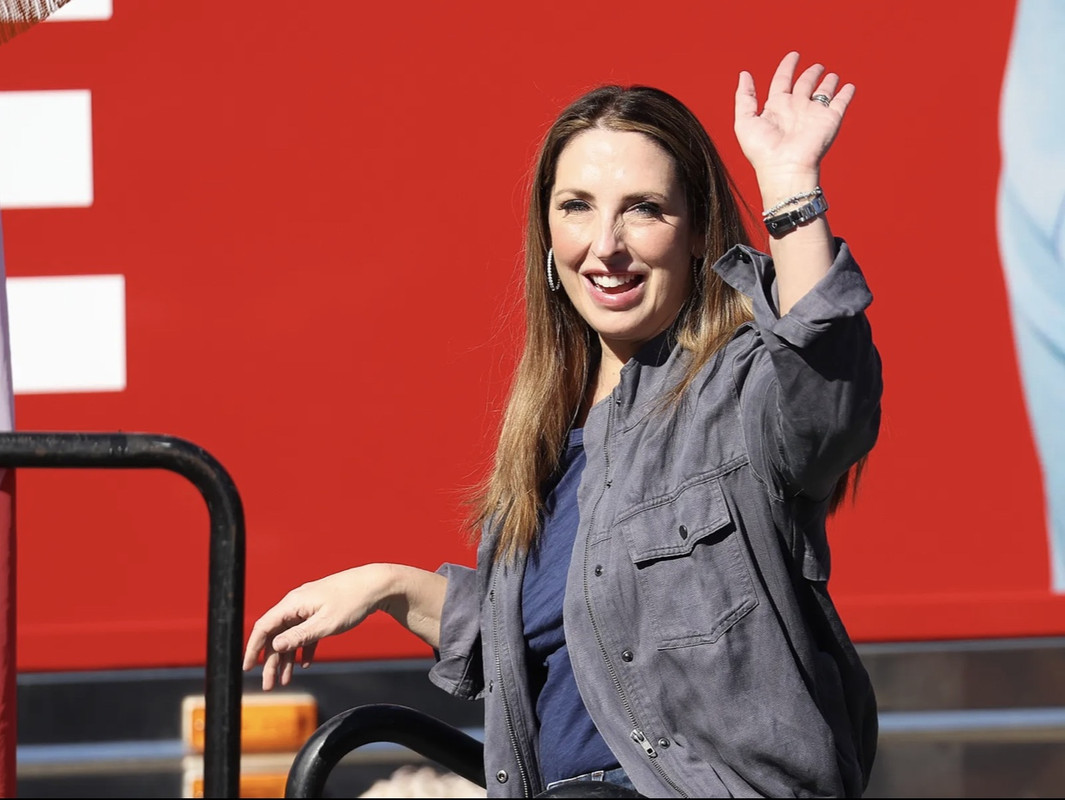 EB1 B6894 196 C 438 A 91 DF 357 D911 EFEA4 — Postimages