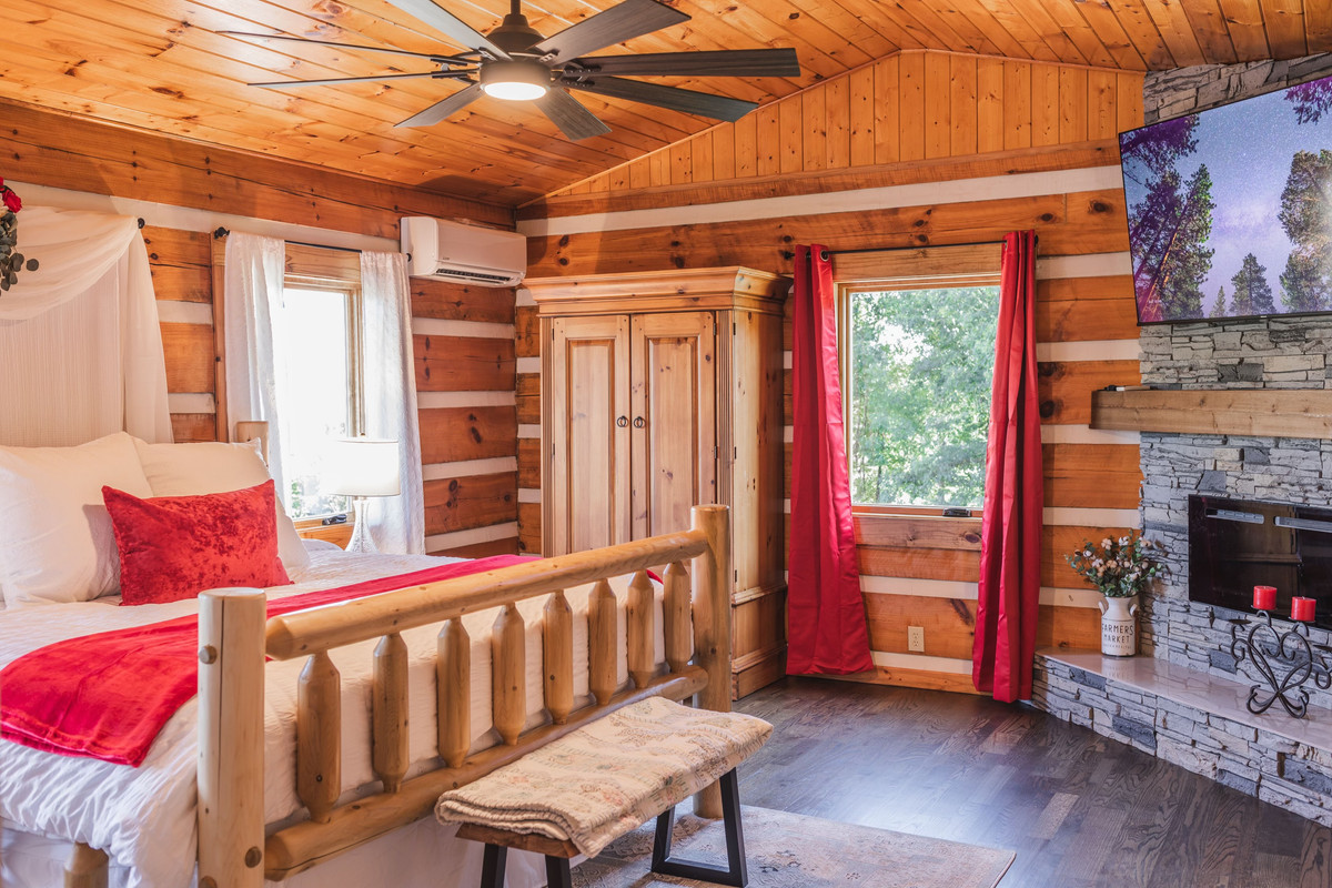 Little Heaven Bed & Breakfast, Hamptonville, North Carolina
