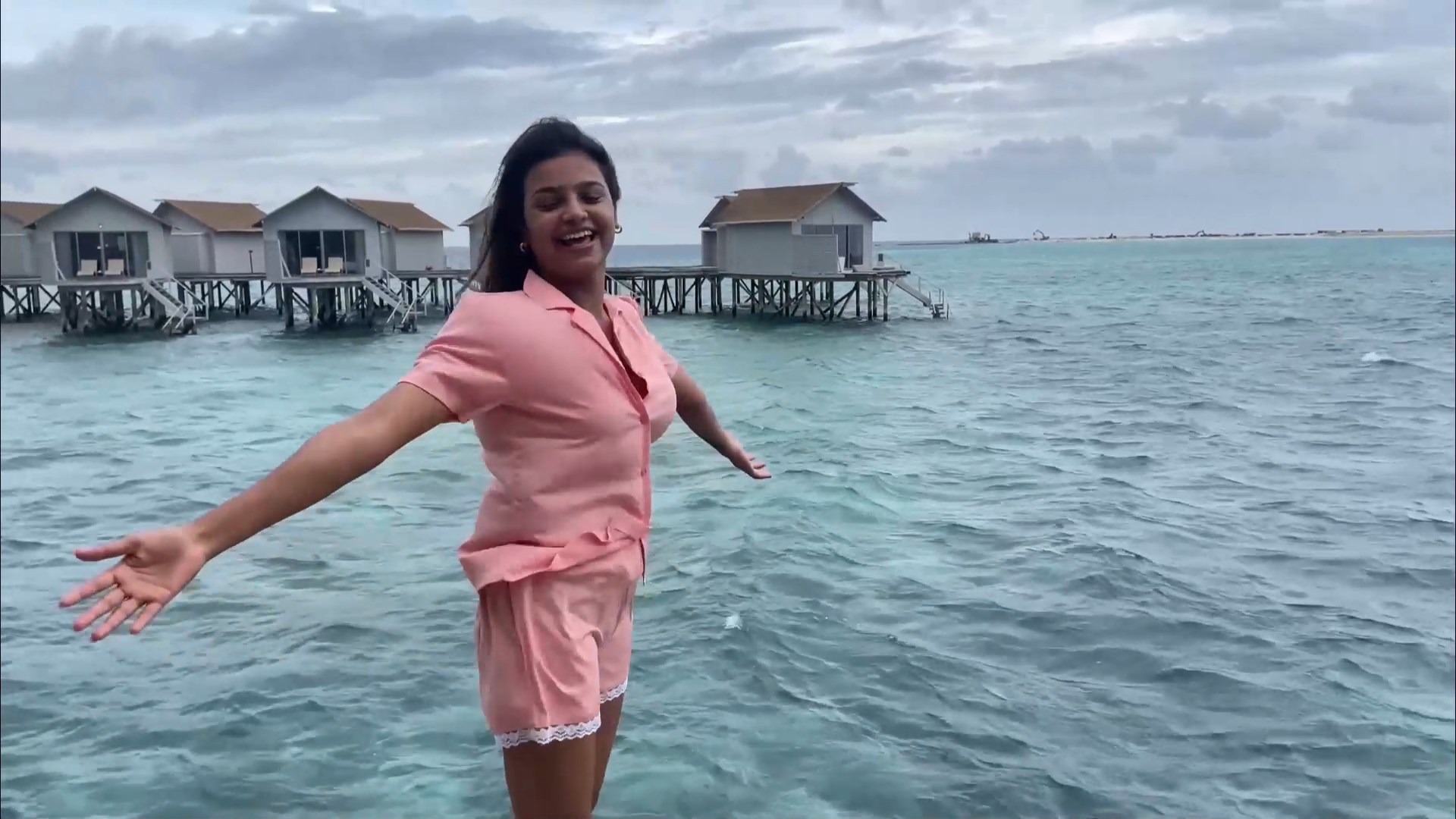 Sonu Gowda Hot in redbikini and pink swimwear mp4 snapshot 03 34 673 — Postimages