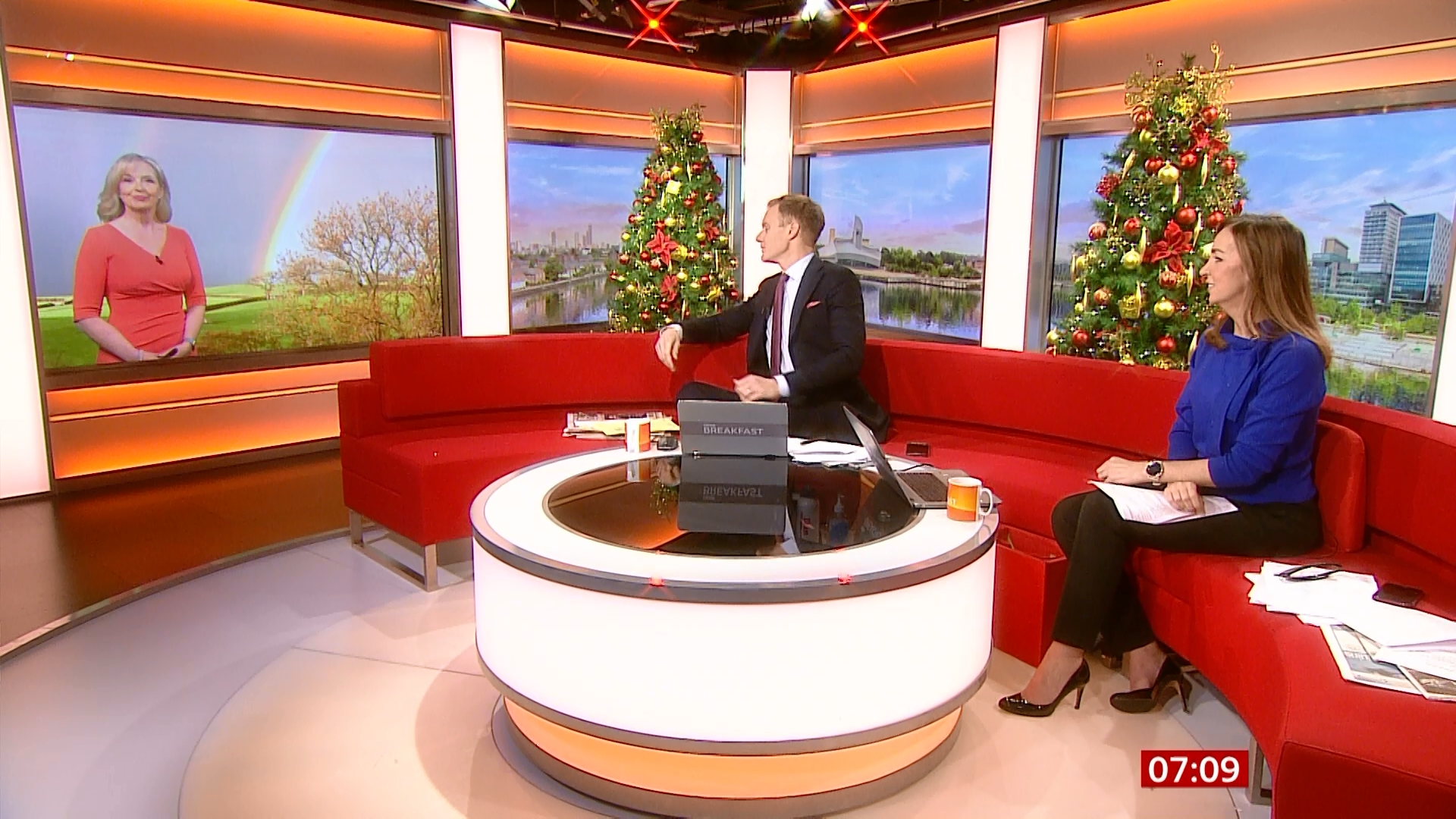 Breakfast BBC ONE HD 2020 12 15 ts snapshot 00 08 05 [2020 12 15 12 02 ...