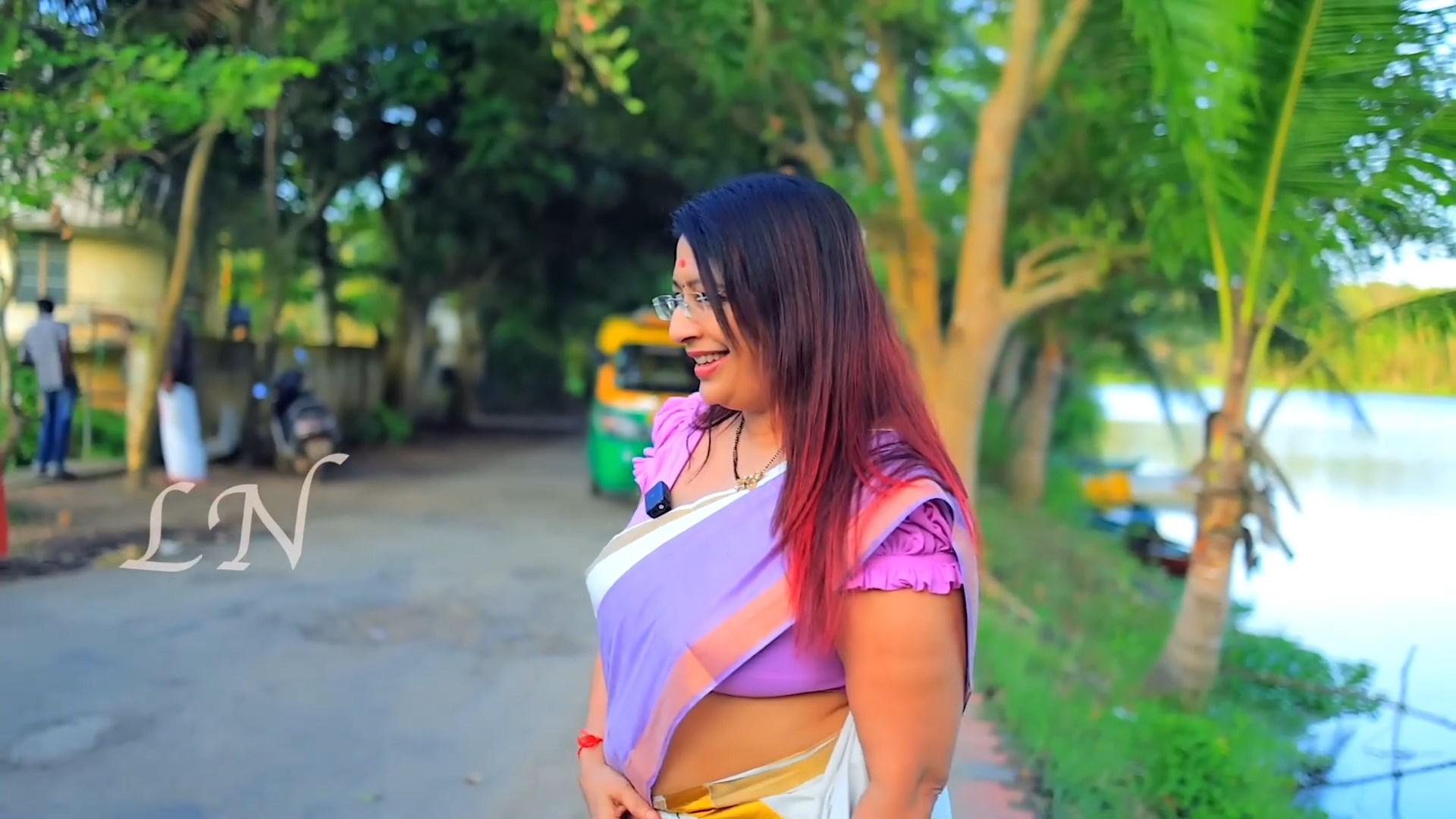 Lekshmi Nair Huge round breast and Navel in set saree mp4 snapshot 03 08 472 — Postimages