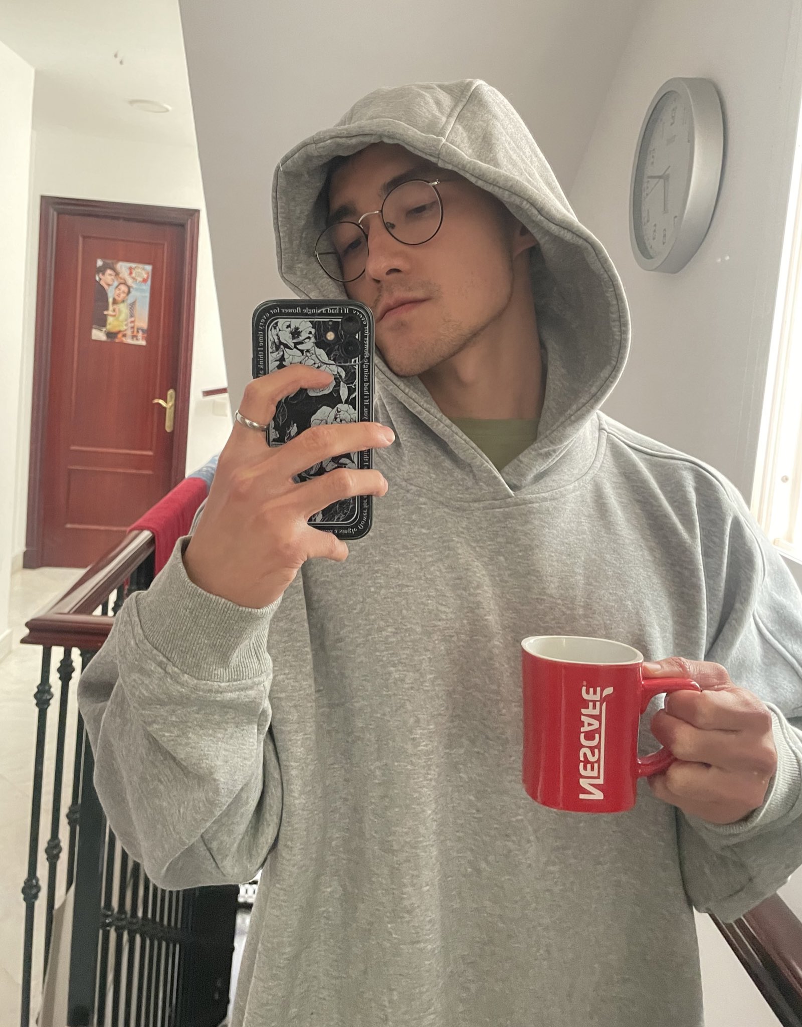 F8 e Mio WEAAzk WL — Postimages