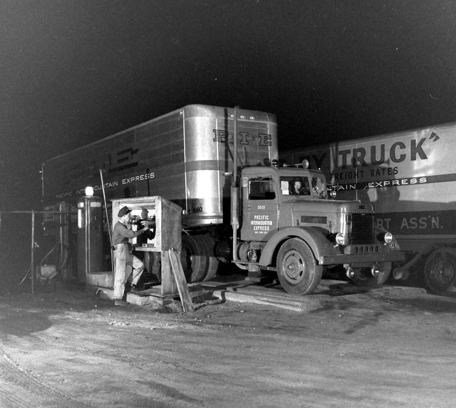 Peterbilt 40 2 PIE 3501 short wb built by Harry Larson 46 1 — Postimages