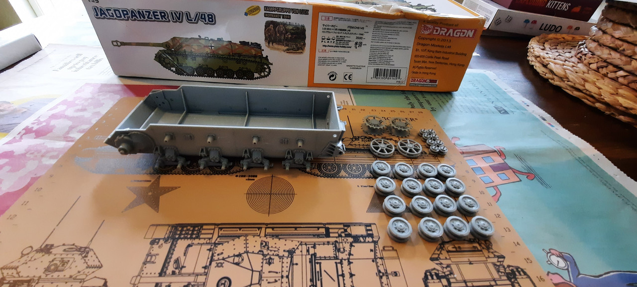 Cyber-hobby / Dragon Jagdpanzer IV, L48 (1/35) - Work in Progress ...